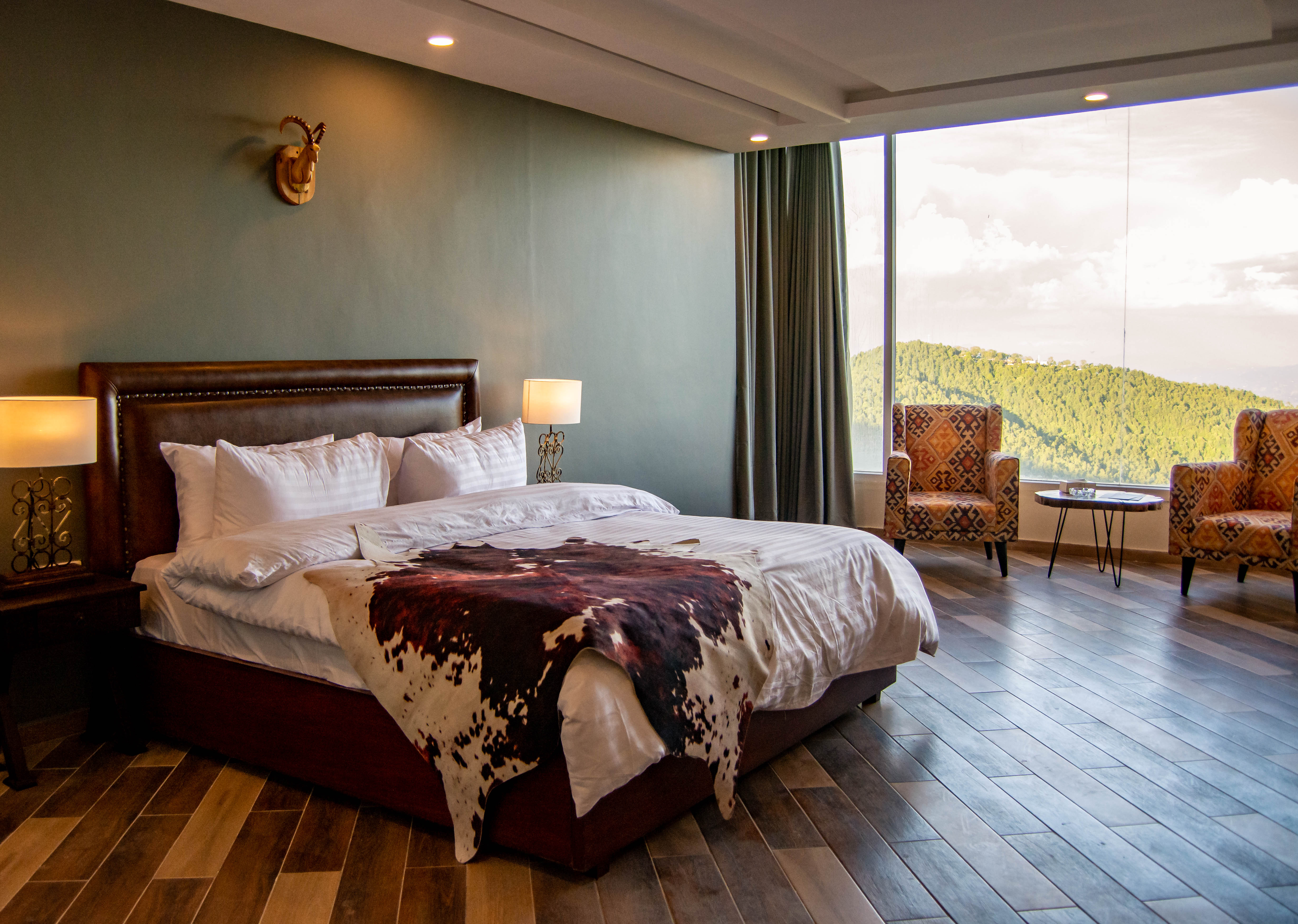 Roomy - Check-In To The Time Of Your Life